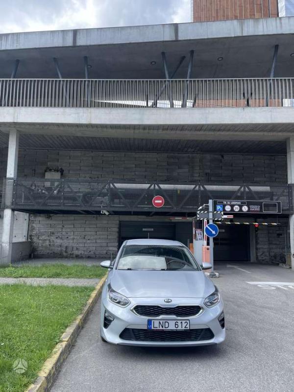 Grey Kia Ceed 2020 in Vilnius, with an engine capacity of 1.00 L and mileage of 71 thousand km for 11250 €, photo 3 on AUTOMOTO.COM.LV