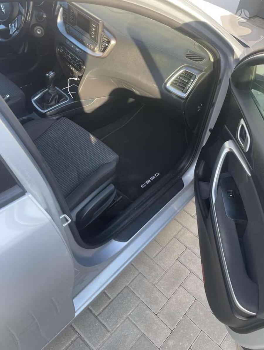 Pelēks Kia Ceed 2020 Viļņa, ar dzinēja tilpumu 1.00 L un nobraukumu 71 tūkst. km par 11250 €, foto 14 vietnē AUTOMOTO.COM.LV