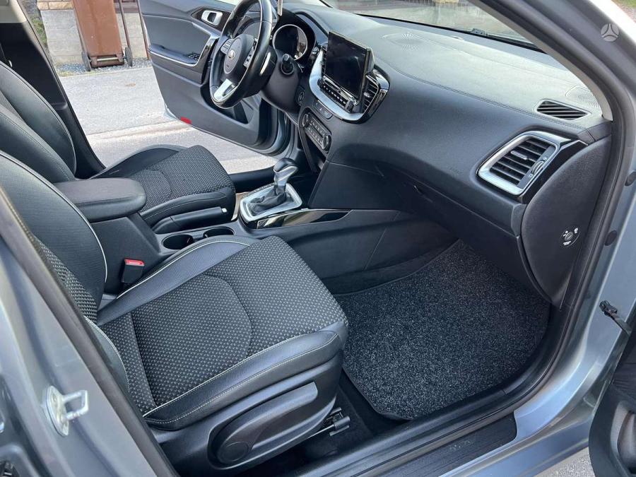 Grey Kia Ceed 2020 in Birstonas, with an engine capacity of 1.35 L and mileage of 220 thousand km for 11350 €, photo 11 on AUTOMOTO.COM.LV