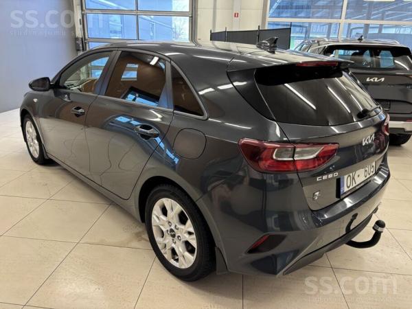 Grey Kia Ceed 2021 in Riga, with an engine capacity of 1.50 L and mileage of 100 thousand km for 14300 €, photo 3 on AUTOMOTO.COM.LV