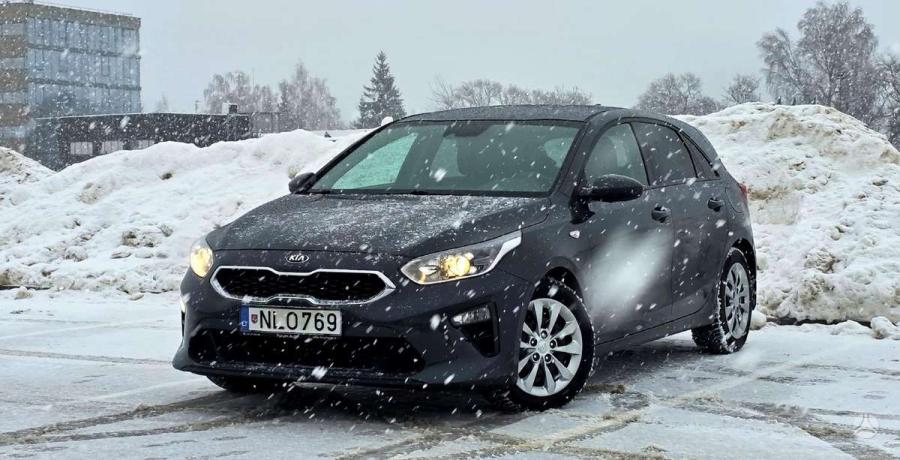 Grey Kia Ceed 2021 in Vilnius, with an engine capacity of 1.00 L and mileage of 118 thousand km for 9700 €, photo 1 on AUTOMOTO.COM.LV