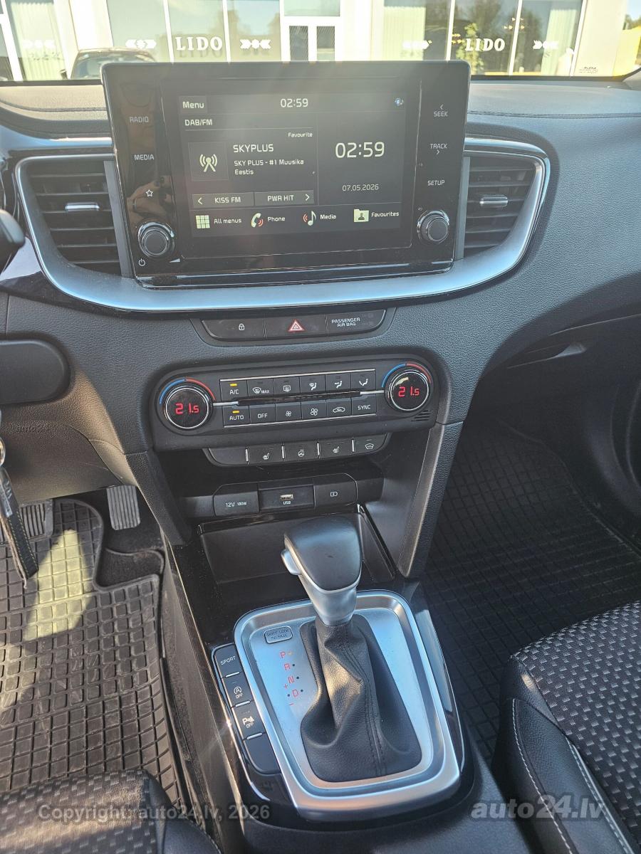 Grey Kia Ceed 2021 in Tallinn, with an engine capacity of 1.50 L and mileage of 54 thousand km for 15500 €, photo 11 on AUTOMOTO.COM.LV