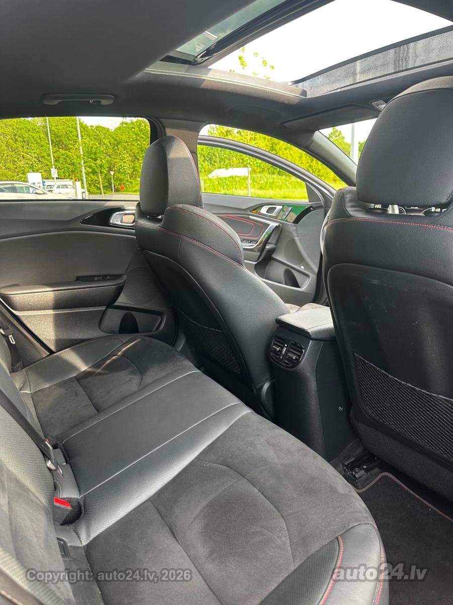 Grey Kia Ceed 2021 in Tallinn, with an engine capacity of 1.60 L and mileage of 130 thousand km for 19000 €, photo 9 on AUTOMOTO.COM.LV