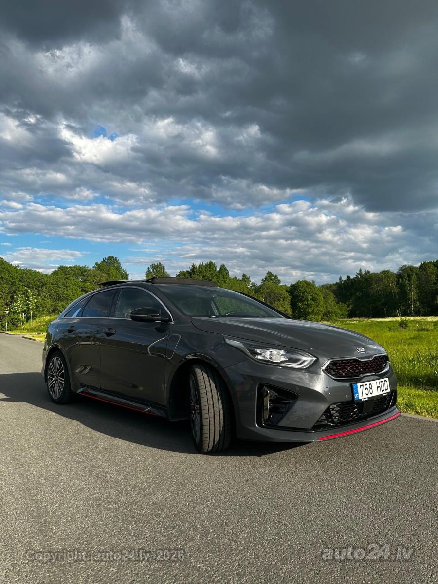 Grey Kia Ceed 2021 in Tallinn, with an engine capacity of 1.60 L and mileage of 130 thousand km for 19000 €, photo 12 on AUTOMOTO.COM.LV