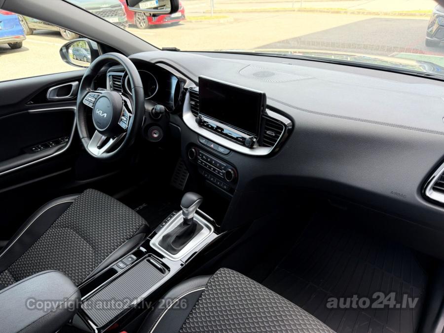 Grey Kia Ceed 2021 in Tallinn, with an engine capacity of 1.50 L and mileage of 84 thousand km for 19900 €, photo 5 on AUTOMOTO.COM.LV