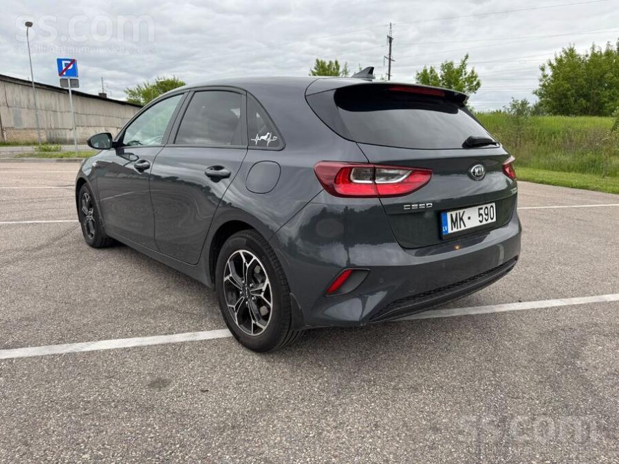 Pelēks Kia Ceed 2021 Daugavpils, ar dzinēja tilpumu 1.60 L un nobraukumu 110 tūkst. km par 11200 €, foto 1 vietnē AUTOMOTO.COM.LV