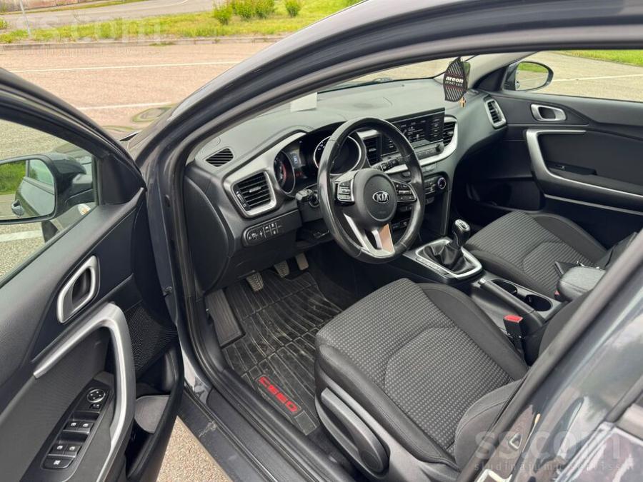 Pelēks Kia Ceed 2021 Daugavpils, ar dzinēja tilpumu 1.60 L un nobraukumu 110 tūkst. km par 11200 €, foto 6 vietnē AUTOMOTO.COM.LV