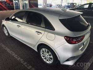 Grey Kia Ceed 2021 in Riga, with an engine capacity of 1.60 L and mileage of 151 thousand km for 11200 €, photo 6 on AUTOMOTO.COM.LV