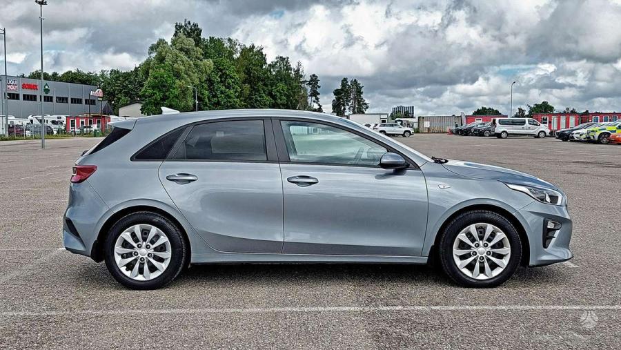 Grey Kia Ceed 2021 in Vilnius, with an engine capacity of 1.35 L and mileage of 165 thousand km for 11990 €, photo 11 on AUTOMOTO.COM.LV