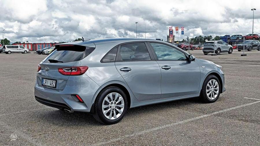 Grey Kia Ceed 2021 in Vilnius, with an engine capacity of 1.35 L and mileage of 165 thousand km for 11990 €, photo 13 on AUTOMOTO.COM.LV