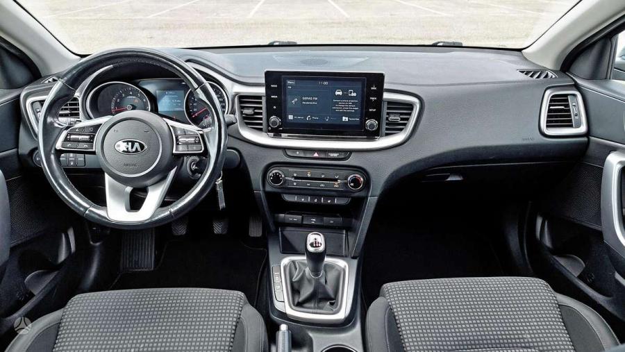 Grey Kia Ceed 2021 in Vilnius, with an engine capacity of 1.35 L and mileage of 165 thousand km for 11990 €, photo 17 on AUTOMOTO.COM.LV
