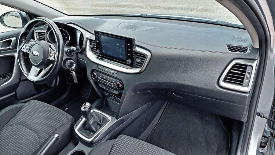 Grey Kia Ceed 2021 in Vilnius, with an engine capacity of 1.35 L and mileage of 165 thousand km for 11990 €, photo 21 on AUTOMOTO.COM.LV