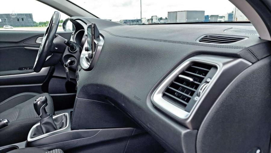 Grey Kia Ceed 2021 in Vilnius, with an engine capacity of 1.35 L and mileage of 165 thousand km for 11990 €, photo 22 on AUTOMOTO.COM.LV