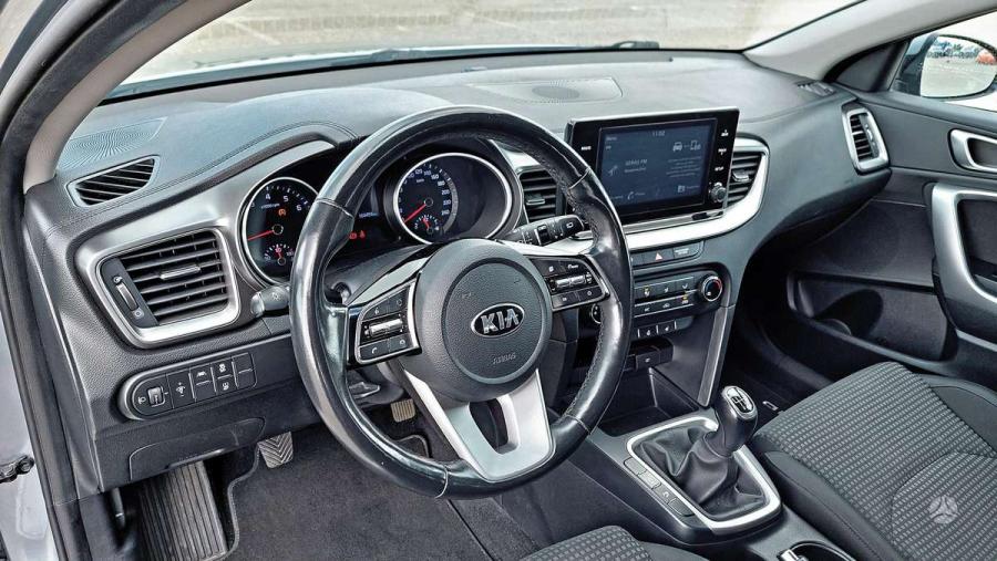 Grey Kia Ceed 2021 in Vilnius, with an engine capacity of 1.35 L and mileage of 165 thousand km for 11990 €, photo 24 on AUTOMOTO.COM.LV