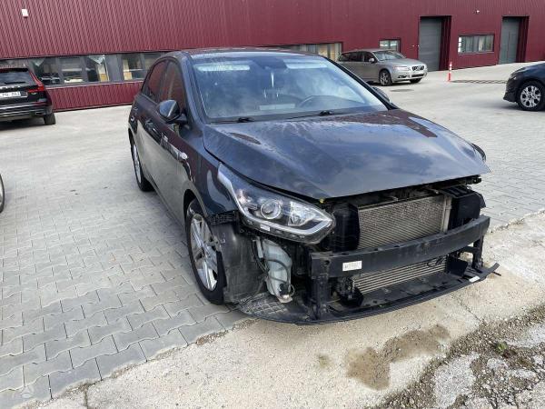 Pelēks Kia Ceed 2021 Kauņa, ar dzinēja tilpumu 1.00 L un nobraukumu 67 tūkst. km par 4235 €, foto 6 vietnē AUTOMOTO.COM.LV