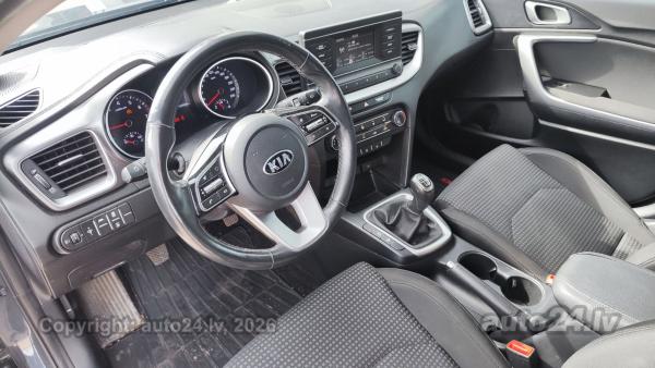 Grey Kia Ceed 2021 in Tallinn, with an engine capacity of 1.00 L and mileage of 106 thousand km for 10990 €, photo 5 on AUTOMOTO.COM.LV