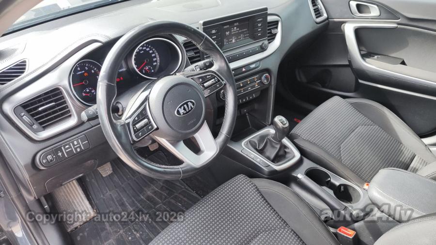 Grey Kia Ceed 2021 in Tallinn, with an engine capacity of 1.00 L and mileage of 106 thousand km for 10990 €, photo 6 on AUTOMOTO.COM.LV