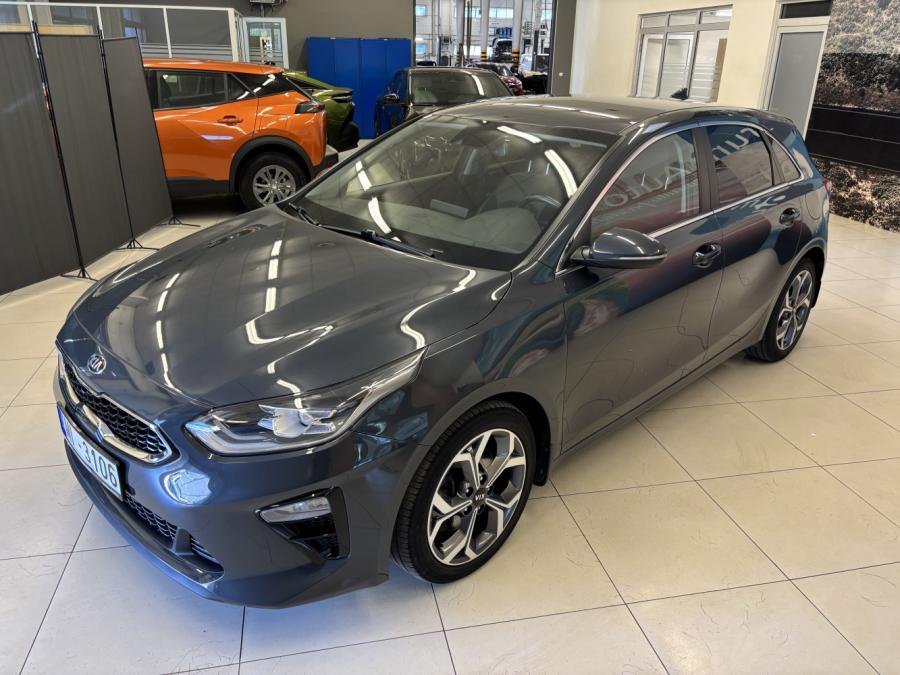 Pelēks Kia Ceed 2021 Rīga, ar dzinēja tilpumu 1.50 L un nobraukumu 81 tūkst. km par 1350000 €, foto 1 vietnē AUTOMOTO.COM.LV