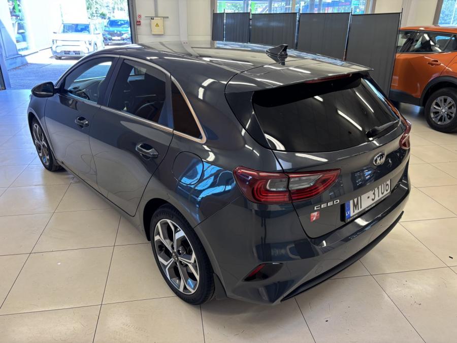 Pelēks Kia Ceed 2021 Rīga, ar dzinēja tilpumu 1.50 L un nobraukumu 81 tūkst. km par 1350000 €, foto 3 vietnē AUTOMOTO.COM.LV