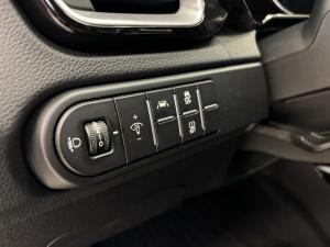 Pelēks Kia Ceed 2021 Rīga, ar dzinēja tilpumu 1.50 L un nobraukumu 81 tūkst. km par 1350000 €, foto 21 vietnē AUTOMOTO.COM.LV