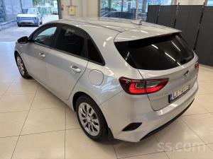Grey Kia Ceed 2021 in Riga, with an engine capacity of 1.60 L and mileage of 132 thousand km for 9900 €, photo 4 on AUTOMOTO.COM.LV