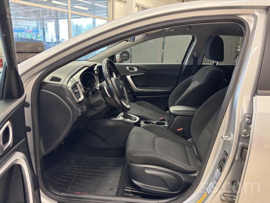 Grey Kia Ceed 2021 in Riga, with an engine capacity of 1.60 L and mileage of 132 thousand km for 9900 €, photo 9 on AUTOMOTO.COM.LV
