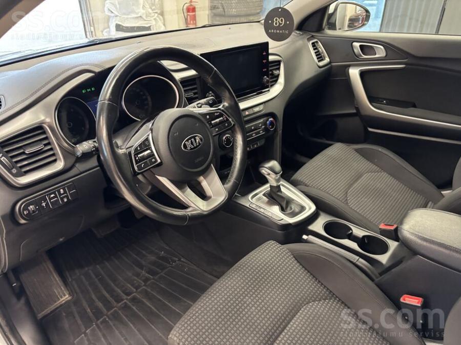 Grey Kia Ceed 2021 in Riga, with an engine capacity of 1.60 L and mileage of 132 thousand km for 9900 €, photo 11 on AUTOMOTO.COM.LV