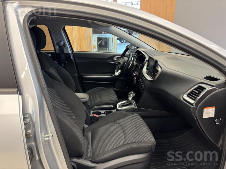 Grey Kia Ceed 2021 in Riga, with an engine capacity of 1.60 L and mileage of 132 thousand km for 9900 €, photo 14 on AUTOMOTO.COM.LV