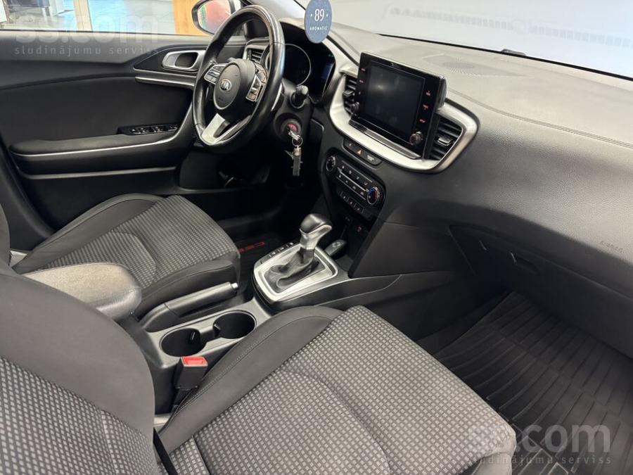 Grey Kia Ceed 2021 in Riga, with an engine capacity of 1.60 L and mileage of 132 thousand km for 9900 €, photo 15 on AUTOMOTO.COM.LV