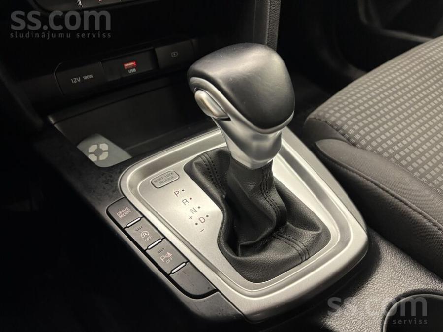 Grey Kia Ceed 2021 in Riga, with an engine capacity of 1.60 L and mileage of 132 thousand km for 9900 €, photo 23 on AUTOMOTO.COM.LV