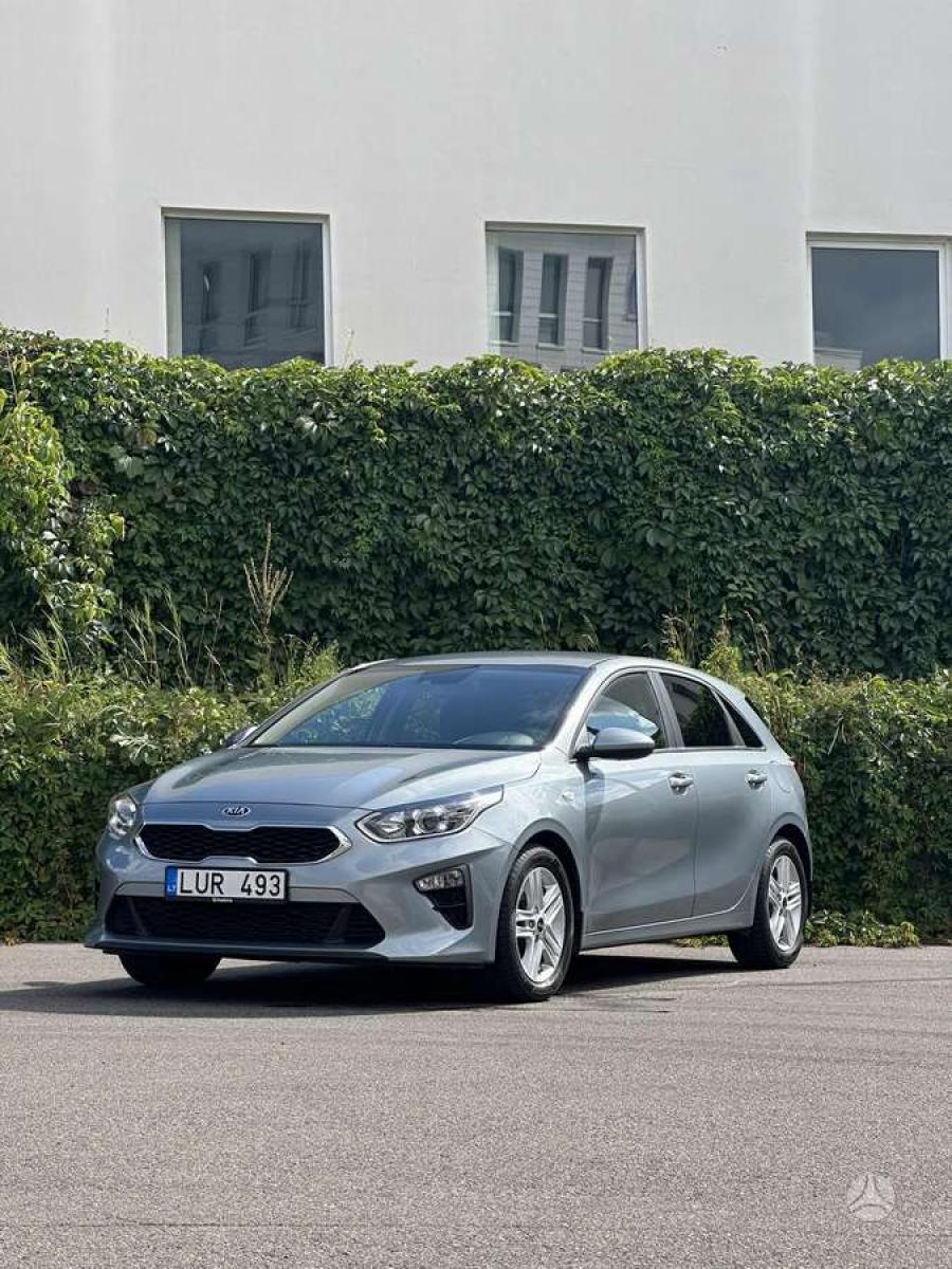 Pelēks Kia Ceed 2021 Viļņa, ar dzinēja tilpumu 1.50 L un nobraukumu 54 tūkst. km par 9900 €, foto 1 vietnē AUTOMOTO.COM.LV