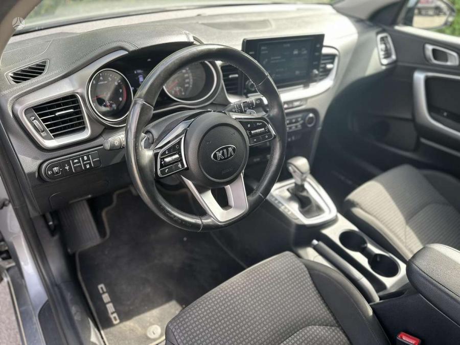 Pelēks Kia Ceed 2021 Viļņa, ar dzinēja tilpumu 1.50 L un nobraukumu 54 tūkst. km par 9900 €, foto 14 vietnē AUTOMOTO.COM.LV
