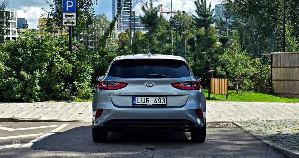 Pelēks Kia Ceed 2021 Viļņa, ar dzinēja tilpumu 1.50 L un nobraukumu 54 tūkst. km par 12990 €, foto 5 vietnē AUTOMOTO.COM.LV