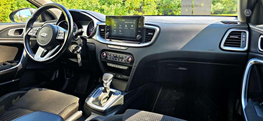 Grey Kia Ceed 2021 in Vilnius, with an engine capacity of 1.50 L and mileage of 54 thousand km for 12990 €, photo 14 on AUTOMOTO.COM.LV