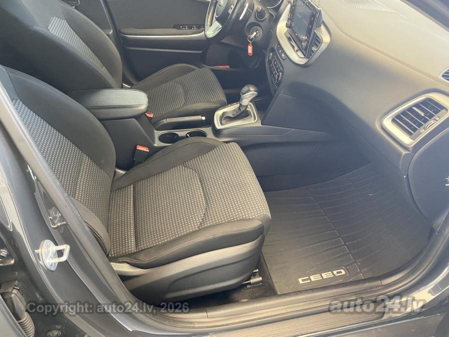 Grey Kia Ceed 2021 in Tallinn, with an engine capacity of 1.50 L and mileage of 106 thousand km for 13900 €, photo 8 on AUTOMOTO.COM.LV