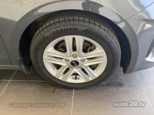 Grey Kia Ceed 2021 in Tallinn, with an engine capacity of 1.50 L and mileage of 106 thousand km for 13900 €, photo 15 on AUTOMOTO.COM.LV