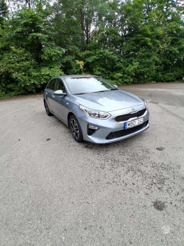 Grey Kia Ceed 2021 in Kaunas, with an engine capacity of 1.00 L and mileage of 41 thousand km for 11500 €, photo 4 on AUTOMOTO.COM.LV