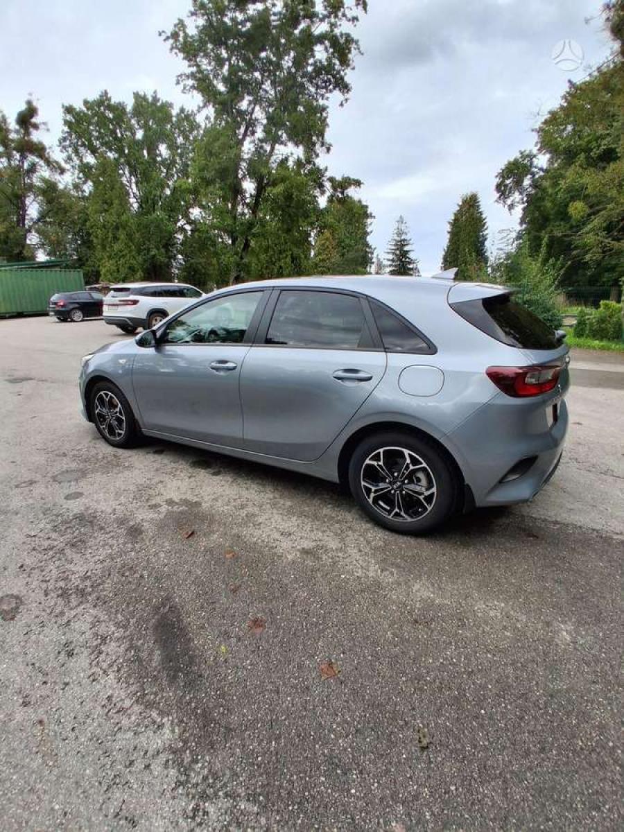 Grey Kia Ceed 2021 in Kaunas, with an engine capacity of 1.00 L and mileage of 41 thousand km for 11500 €, photo 9 on AUTOMOTO.COM.LV