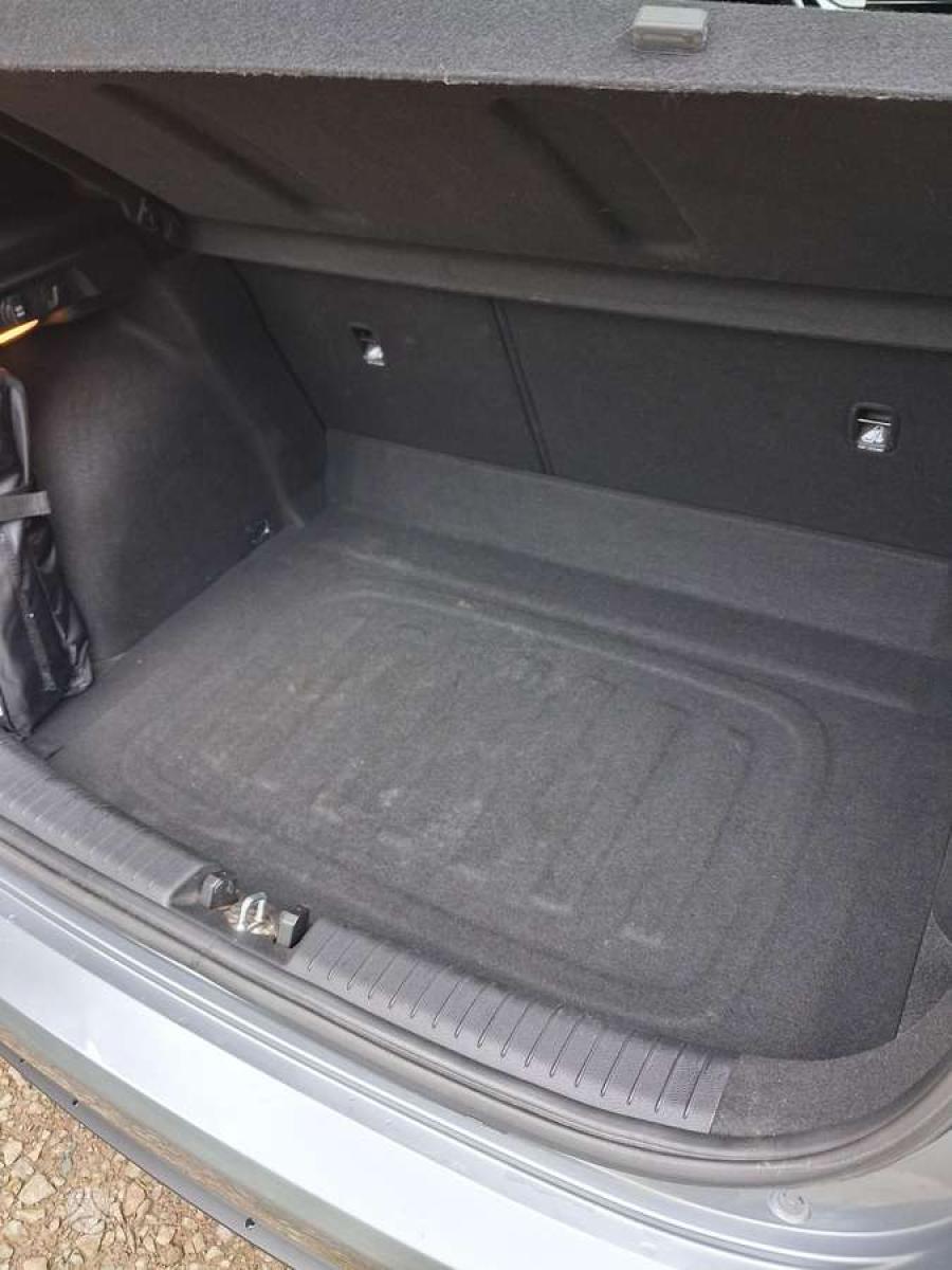 Grey Kia Ceed 2021 in Kaunas, with an engine capacity of 1.00 L and mileage of 41 thousand km for 11500 €, photo 18 on AUTOMOTO.COM.LV