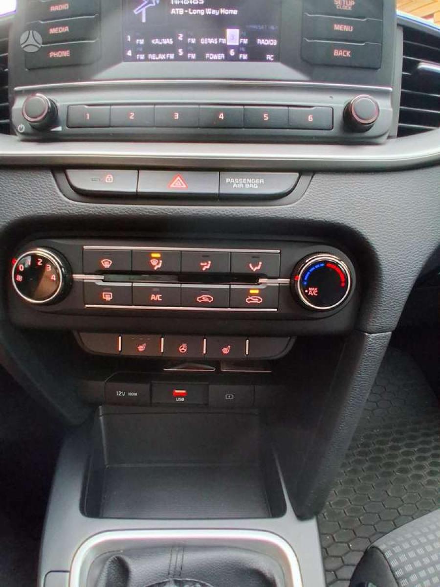 Grey Kia Ceed 2021 in Kaunas, with an engine capacity of 1.00 L and mileage of 41 thousand km for 11500 €, photo 22 on AUTOMOTO.COM.LV