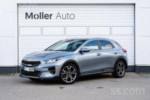 Grey Kia Ceed 2021 in Riga, with an engine capacity of 1.50 L and mileage of 144 thousand km for 13950 €, photo 1 on AUTOMOTO.COM.LV