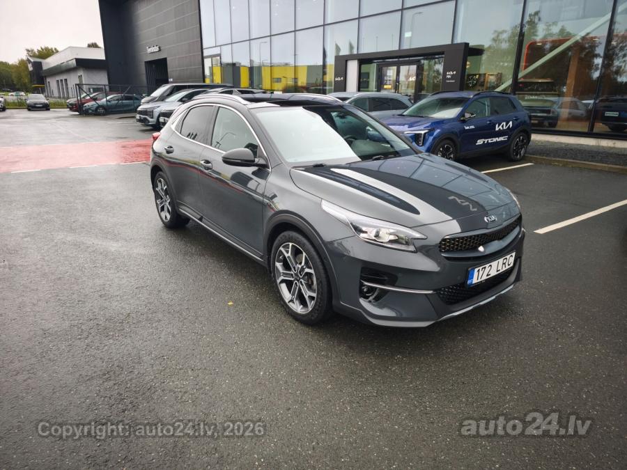 Grey Kia Ceed 2021 in Tallinn, with an engine capacity of 1.50 L and mileage of 62 thousand km for 18900 €, photo 1 on AUTOMOTO.COM.LV