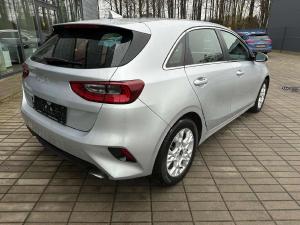 Grey Kia Ceed 2022 in Kaunas, with an engine capacity of 1.00 L and mileage of 165 thousand km for 9900 €, photo 3 on AUTOMOTO.COM.LV