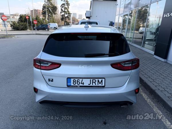 Grey Kia Ceed 2022 in Tallinn, with an engine capacity of 1.50 L and mileage of 61 thousand km for 14900 €, photo 3 on AUTOMOTO.COM.LV