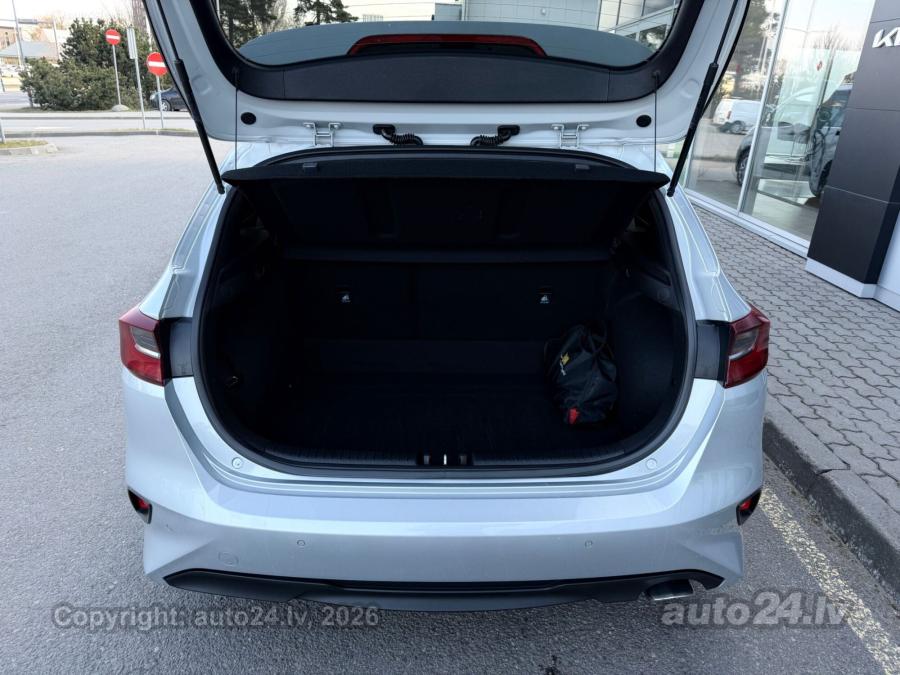 Pelēks Kia Ceed 2022 Tallina, ar dzinēja tilpumu 1.50 L un nobraukumu 61 tūkst. km par 14900 €, foto 7 vietnē AUTOMOTO.COM.LV