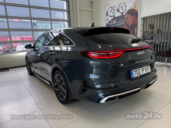 Grey Kia Ceed 2022 in Paide, with an engine capacity of 1.50 L and mileage of 141 thousand km for 19200 €, photo 4 on AUTOMOTO.COM.LV