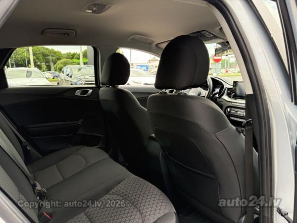 Grey Kia Ceed 2022 in Tallinn, with an engine capacity of 1.50 L and mileage of 66 thousand km for 14900 €, photo 5 on AUTOMOTO.COM.LV