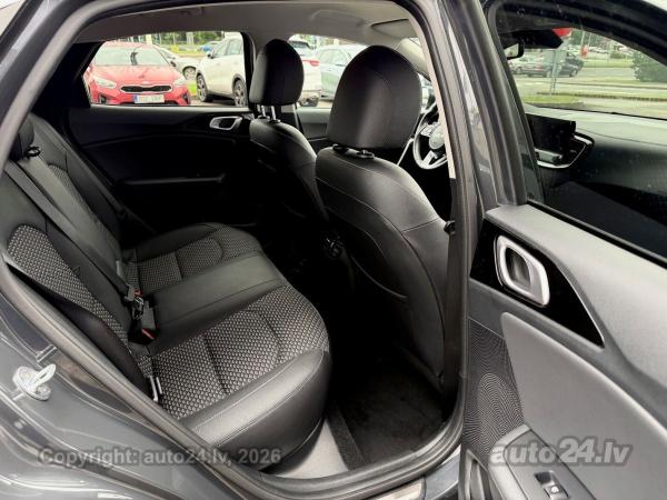 Pelēks Kia Ceed 2022 Tallina, ar dzinēja tilpumu 1.50 L un nobraukumu 73 tūkst. km par 20900 €, foto 5 vietnē AUTOMOTO.COM.LV