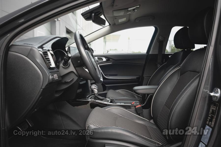 Grey Kia Ceed 2022 in Tartu, with an engine capacity of 1.50 L and mileage of 64 thousand km for 21900 €, photo 12 on AUTOMOTO.COM.LV