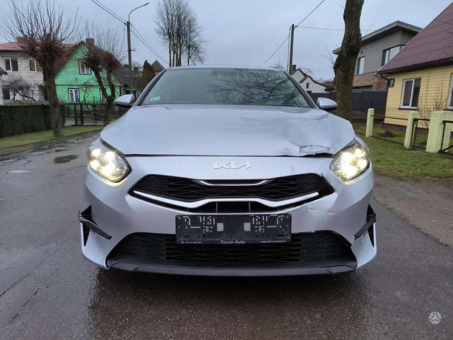 Grey Kia Ceed 2023 in Siauliai, with an engine capacity of 1.60 L and mileage of 56 thousand km for 8100 €, photo 2 on AUTOMOTO.COM.LV